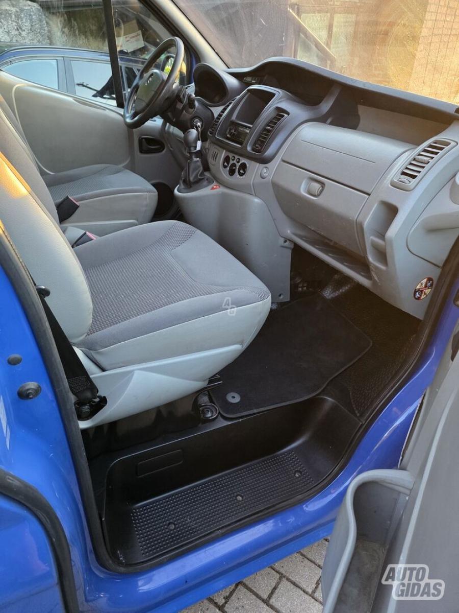 Blue Opel Vivaro 2011 in Kaunas, with an engine capacity of 2.50 L and mileage of 244 thousand km for 7799 €, photo 8 on AUTOMOTO.COM.LV