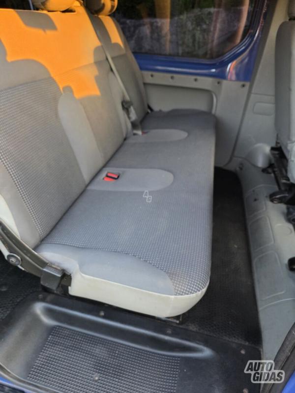 Blue Opel Vivaro 2011 in Kaunas, with an engine capacity of 2.50 L and mileage of 244 thousand km for 7799 €, photo 9 on AUTOMOTO.COM.LV