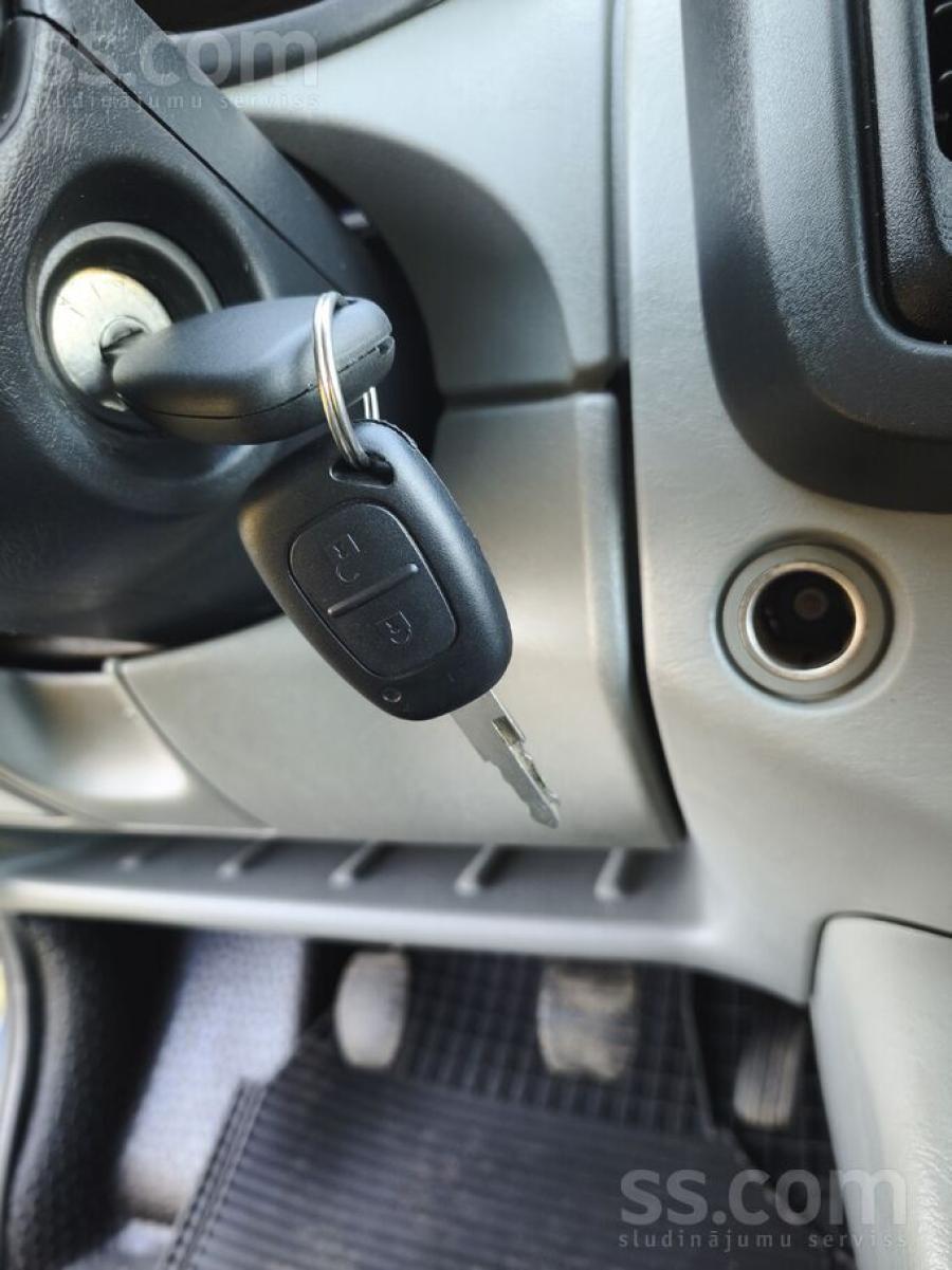 Zils Opel Vivaro 2011 Kuldīga, ar dzinēja tilpumu 2.00 L un nobraukumu 225 tūkst. km par 8490 €, foto 20 vietnē AUTOMOTO.COM.LV