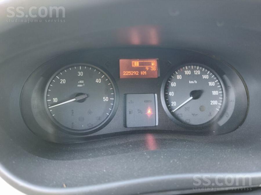 Zils Opel Vivaro 2011 Kuldīga, ar dzinēja tilpumu 2.00 L un nobraukumu 225 tūkst. km par 8490 €, foto 21 vietnē AUTOMOTO.COM.LV
