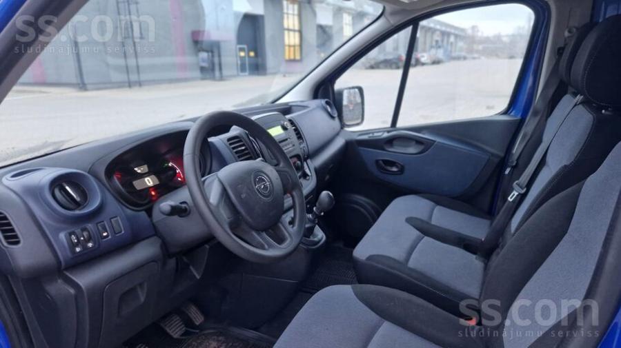 Blue Opel Vivaro 2018 in Riga, with an engine capacity of 1.60 L and mileage of 189 thousand km for 8000 €, photo 2 on AUTOMOTO.COM.LV