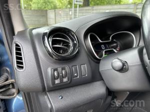 Zils Opel Vivaro 2018 Jelgava, ar dzinēja tilpumu 1.60 L un nobraukumu 0 tūkst. km par 10950 €, foto 21 vietnē AUTOMOTO.COM.LV