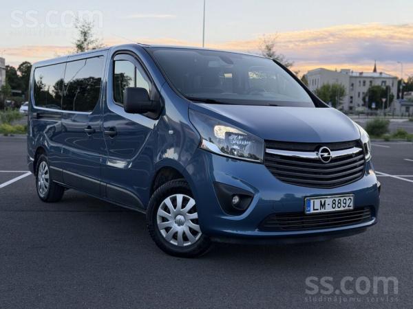Zils Opel Vivaro 2018 Jelgava, ar dzinēja tilpumu 1.60 L un nobraukumu 71 tūkst. km par 17771 €, foto  vietnē AUTOMOTO.COM.LV