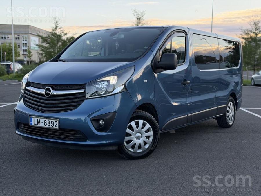 Blue Opel Vivaro 2018 in Jelgava, with an engine capacity of 1.60 L and mileage of 71 thousand km for 17771 €, photo 3 on AUTOMOTO.COM.LV