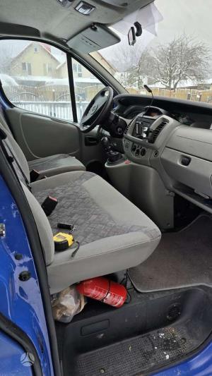 Blue Opel Vivaro 2004 in Vilnius, with an engine capacity of 1.87 L and mileage of 218 thousand km for 2700 €, photo 8 on AUTOMOTO.COM.LV
