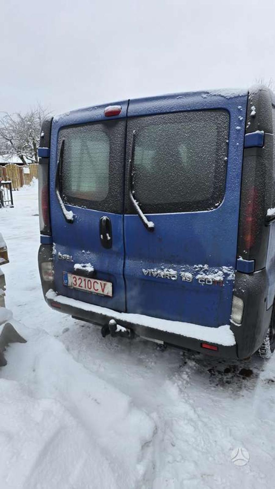 Blue Opel Vivaro 2004 in Vilnius, with an engine capacity of 1.87 L and mileage of 218 thousand km for 2700 €, photo 12 on AUTOMOTO.COM.LV