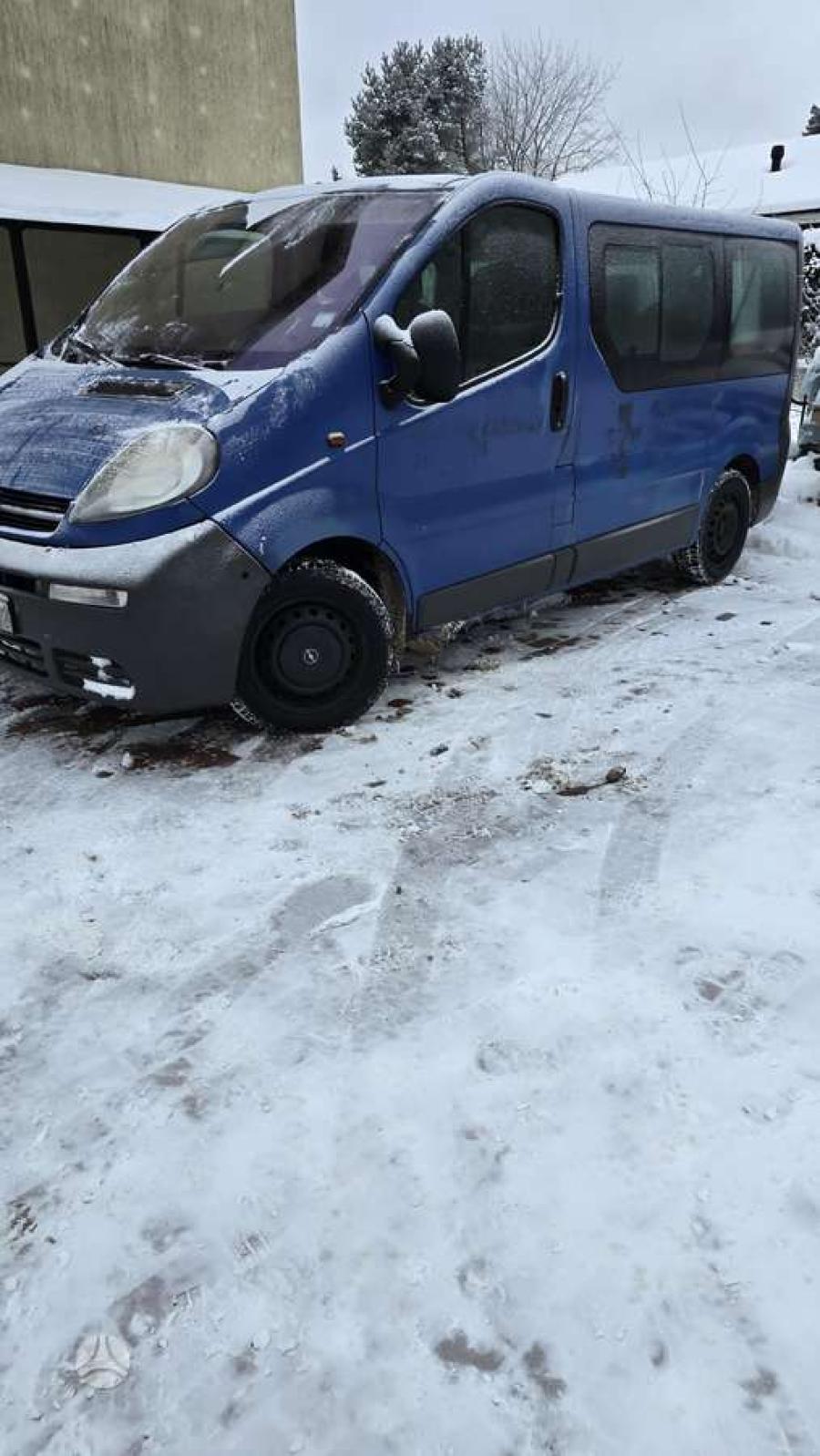 Blue Opel Vivaro 2004 in Vilnius, with an engine capacity of 1.87 L and mileage of 218 thousand km for 2700 €, photo 15 on AUTOMOTO.COM.LV