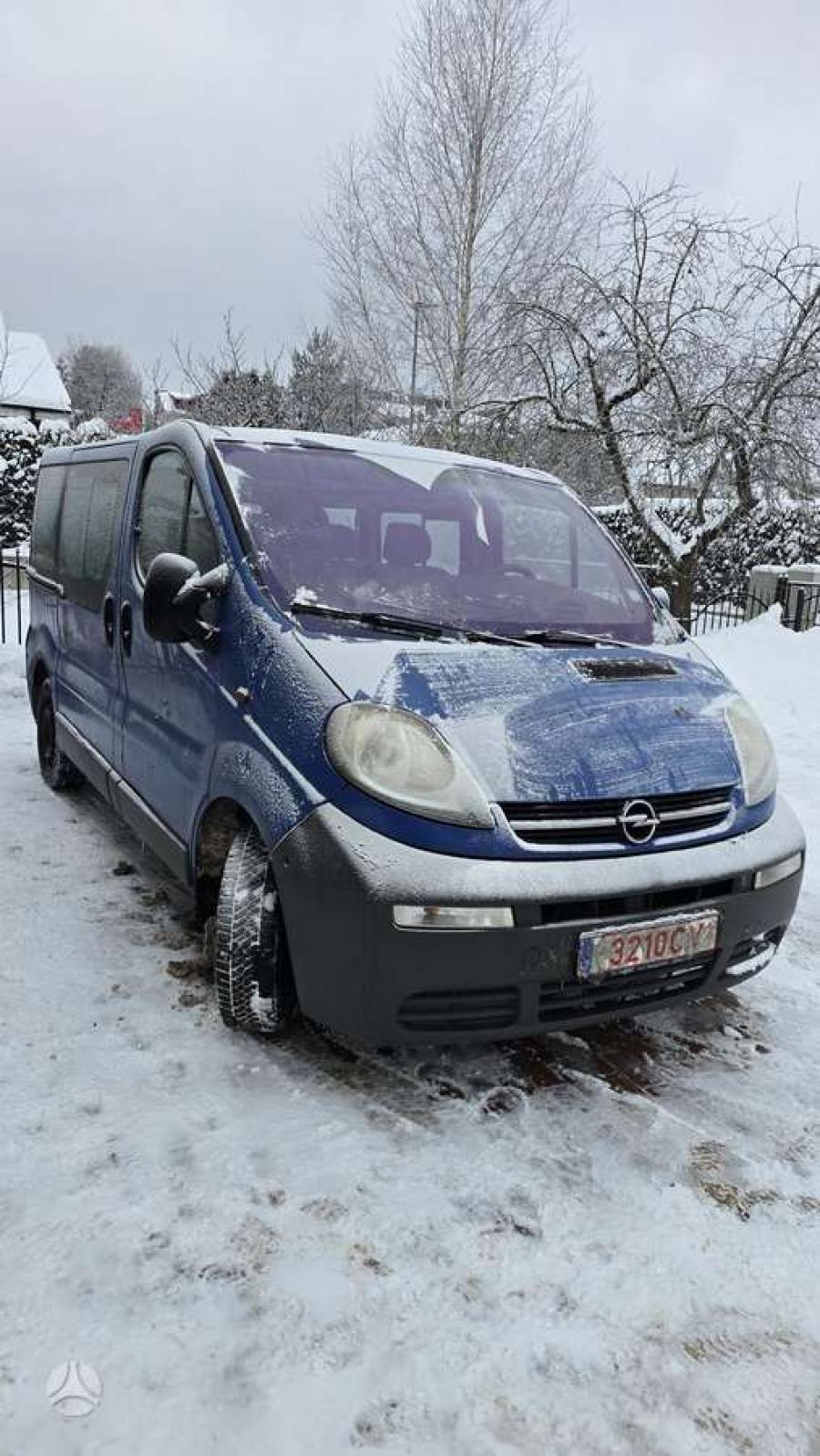 Blue Opel Vivaro 2004 in Vilnius, with an engine capacity of 1.87 L and mileage of 218 thousand km for 2700 €, photo 16 on AUTOMOTO.COM.LV