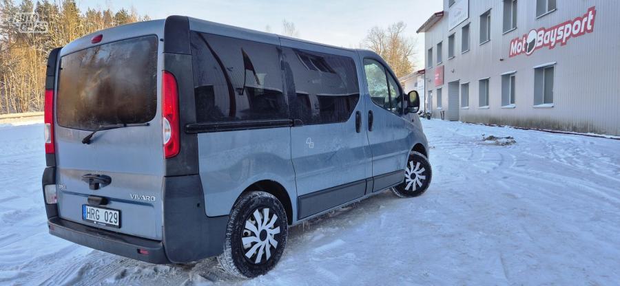 Blue Opel Vivaro 2007 in Ignalina, with an engine capacity of 2.00 L and mileage of 433 thousand km for 4700 €, photo 4 on AUTOMOTO.COM.LV