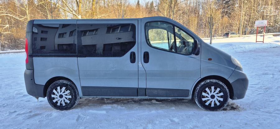 Blue Opel Vivaro 2007 in Ignalina, with an engine capacity of 2.00 L and mileage of 433 thousand km for 4700 €, photo 7 on AUTOMOTO.COM.LV