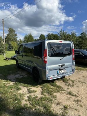Blue Opel Vivaro 2007 in Moletai, with an engine capacity of 2.50 L and mileage of 337 thousand km for 6800 €, photo 4 on AUTOMOTO.COM.LV