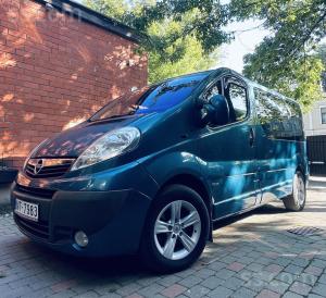 Blue Opel Vivaro 2009 in Riga, with an engine capacity of 2.00 L and mileage of 253 thousand km for 8880 €, photo 2 on AUTOMOTO.COM.LV