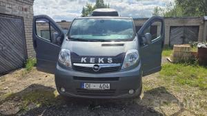 Blue Opel Vivaro 2009 in Ogre, with an engine capacity of 2.50 L and mileage of 337 thousand km for 9000 €, photo 5 on AUTOMOTO.COM.LV
