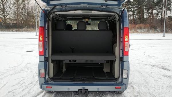 Zils Opel Vivaro 2009 Ogre, ar dzinēja tilpumu 2.50 L un nobraukumu 337 tūkst. km par 9000 €, foto 9 vietnē AUTOMOTO.COM.LV