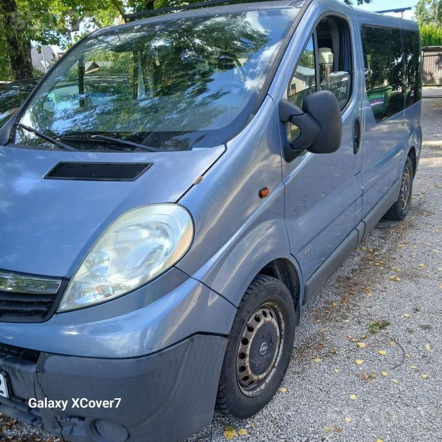 Zils Opel Vivaro 2009 Rīga, ar dzinēja tilpumu 2.50 L un nobraukumu 280 tūkst. km par 3800 €, foto 3 vietnē AUTOMOTO.COM.LV