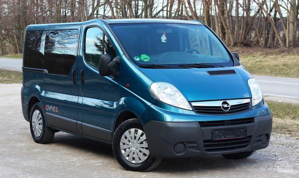 Zils Opel Vivaro 2011 Petrikaičiai, ar dzinēja tilpumu 2.50 L un nobraukumu 298 tūkst. km par 6999 €, foto 2 vietnē AUTOMOTO.COM.LV