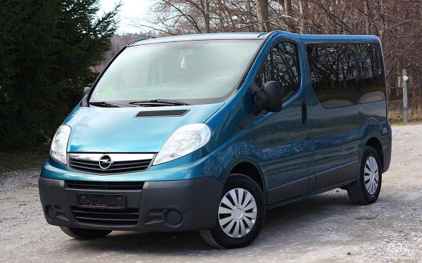 Zils Opel Vivaro 2011 Petrikaičiai, ar dzinēja tilpumu 2.50 L un nobraukumu 298 tūkst. km par 6999 €, foto 5 vietnē AUTOMOTO.COM.LV