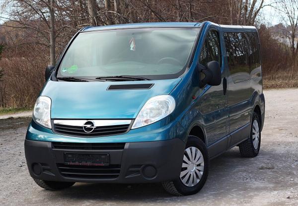 Zils Opel Vivaro 2011 Petrikaičiai, ar dzinēja tilpumu 2.50 L un nobraukumu 298 tūkst. km par 6999 €, foto 6 vietnē AUTOMOTO.COM.LV