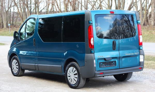 Zils Opel Vivaro 2011 Petrikaičiai, ar dzinēja tilpumu 2.50 L un nobraukumu 298 tūkst. km par 6999 €, foto 7 vietnē AUTOMOTO.COM.LV