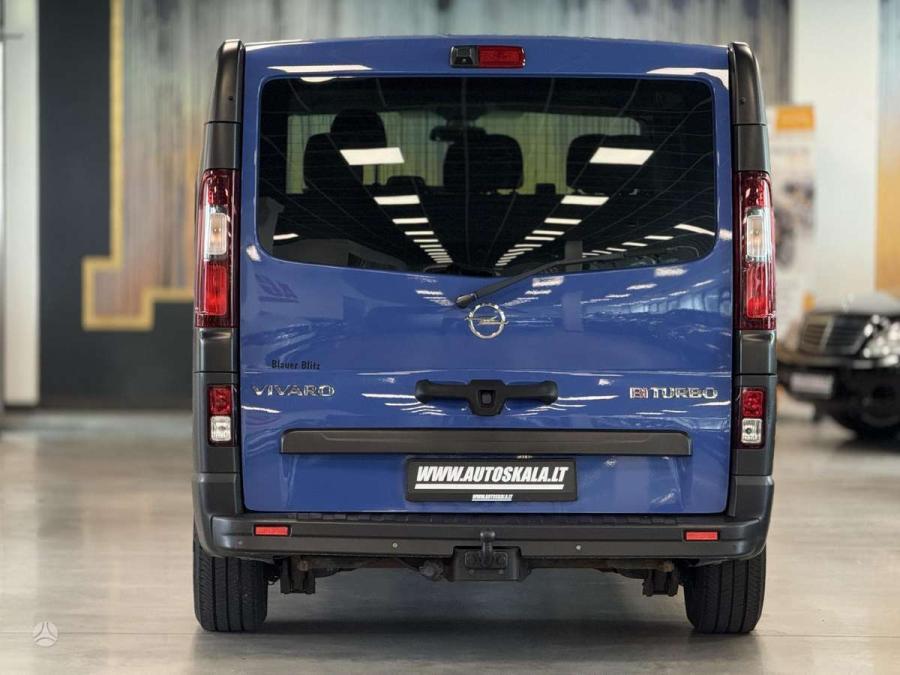 Blue Opel Vivaro 2015 in Klaipeda, with an engine capacity of 1.60 L and mileage of 245 thousand km for 11900 €, photo 10 on AUTOMOTO.COM.LV