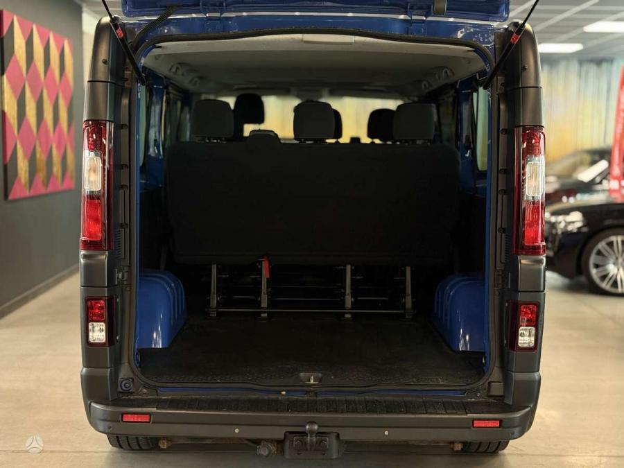 Blue Opel Vivaro 2015 in Klaipeda, with an engine capacity of 1.60 L and mileage of 245 thousand km for 11900 €, photo 25 on AUTOMOTO.COM.LV