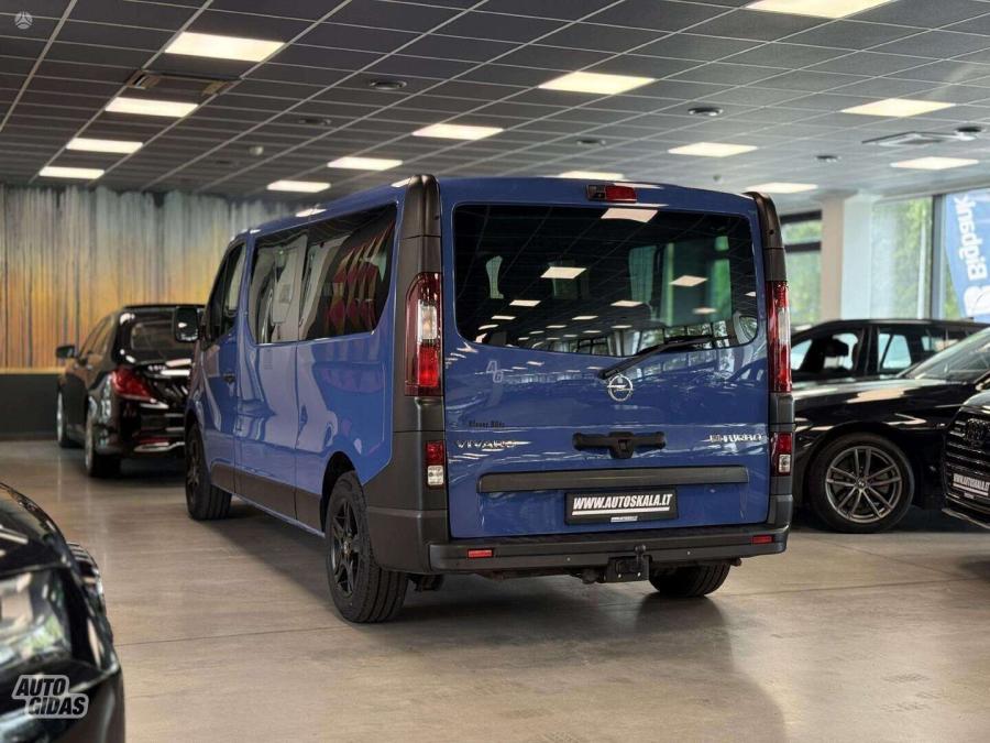 Blue Opel Vivaro 2015 in Klaipeda, with an engine capacity of 1.60 L and mileage of 245 thousand km for 11900 €, photo 9 on AUTOMOTO.COM.LV