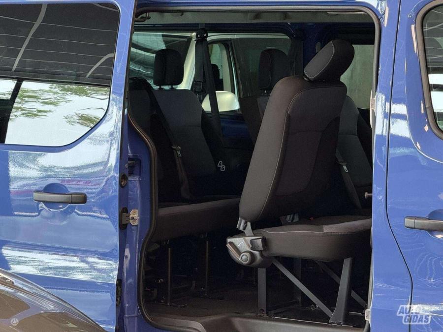 Blue Opel Vivaro 2015 in Klaipeda, with an engine capacity of 1.60 L and mileage of 245 thousand km for 11900 €, photo 16 on AUTOMOTO.COM.LV