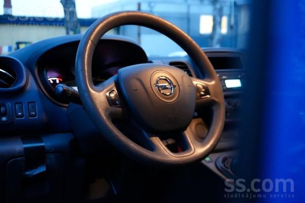Blue Opel Vivaro 2018 in Riga, with an engine capacity of 1.60 L and mileage of 303 thousand km for 10490 €, photo 5 on AUTOMOTO.COM.LV