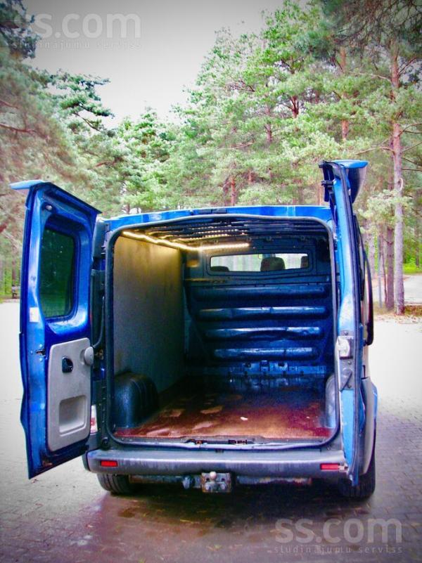 Zils Opel Vivaro 2005 Limbaži, ar dzinēja tilpumu 2.50 L un nobraukumu 303 tūkst. km par 4800 €, foto 6 vietnē AUTOMOTO.COM.LV