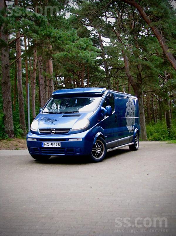 Blue Opel Vivaro 2005 in Limbazi, with an engine capacity of 2.50 L and mileage of 303 thousand km for 4800 €, photo 1 on AUTOMOTO.COM.LV