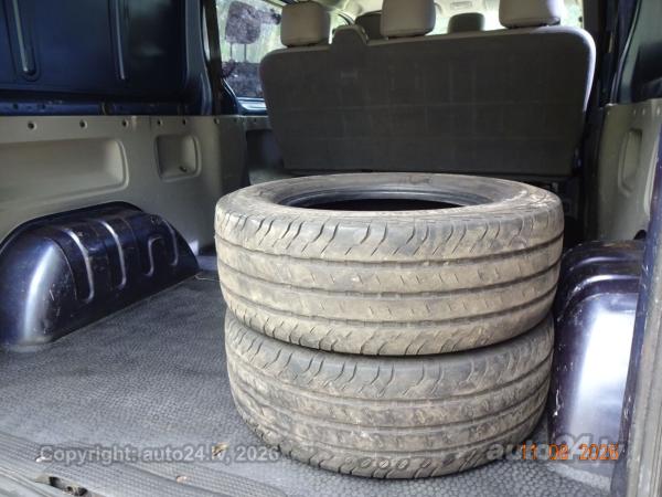 Zils Opel Vivaro 2006 Tallina, ar dzinēja tilpumu 1.90 L un nobraukumu 377 tūkst. km par 3990 €, foto 4 vietnē AUTOMOTO.COM.LV