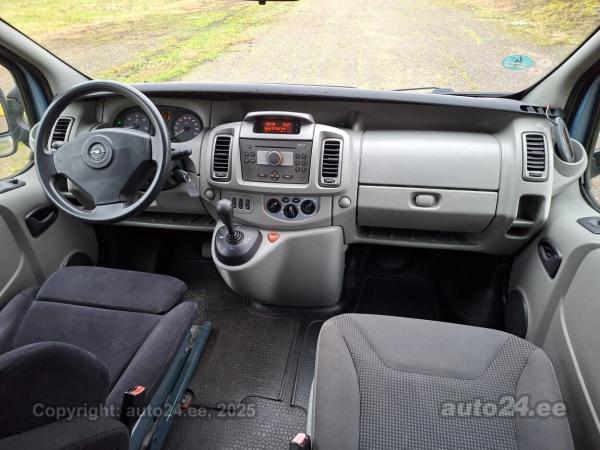 Zils Opel Vivaro 2009 Peltsamā, ar dzinēja tilpumu 2.00 L un nobraukumu 122 tūkst. km par 9000 €, foto 11 vietnē AUTOMOTO.COM.LV