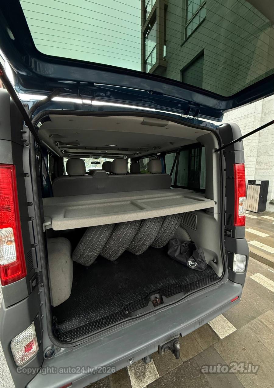 Zils Opel Vivaro 2014 Tallina, ar dzinēja tilpumu 2.00 L un nobraukumu 208 tūkst. km par 11500 €, foto 16 vietnē AUTOMOTO.COM.LV