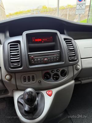 Zils Opel Vivaro 2014 Tallina, ar dzinēja tilpumu 2.00 L un nobraukumu 208 tūkst. km par 11500 €, foto 20 vietnē AUTOMOTO.COM.LV