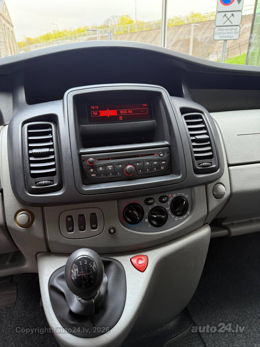 Zils Opel Vivaro 2014 Tallina, ar dzinēja tilpumu 2.00 L un nobraukumu 208 tūkst. km par 11500 €, foto 20 vietnē AUTOMOTO.COM.LV