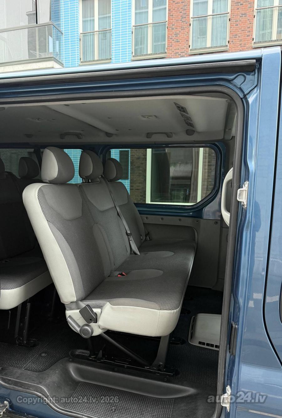 Zils Opel Vivaro 2014 Tallina, ar dzinēja tilpumu 2.00 L un nobraukumu 208 tūkst. km par 11500 €, foto 24 vietnē AUTOMOTO.COM.LV