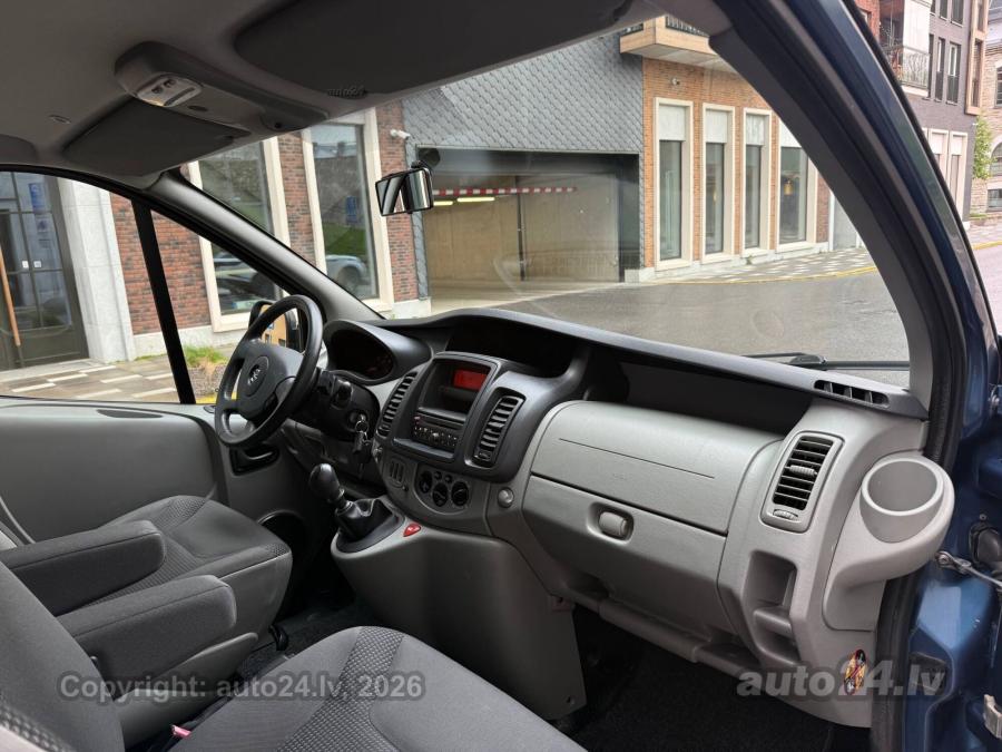 Zils Opel Vivaro 2014 Tallina, ar dzinēja tilpumu 2.00 L un nobraukumu 208 tūkst. km par 11500 €, foto 25 vietnē AUTOMOTO.COM.LV