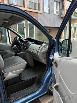 Zils Opel Vivaro 2014 Tallina, ar dzinēja tilpumu 2.00 L un nobraukumu 208 tūkst. km par 11500 €, foto 26 vietnē AUTOMOTO.COM.LV