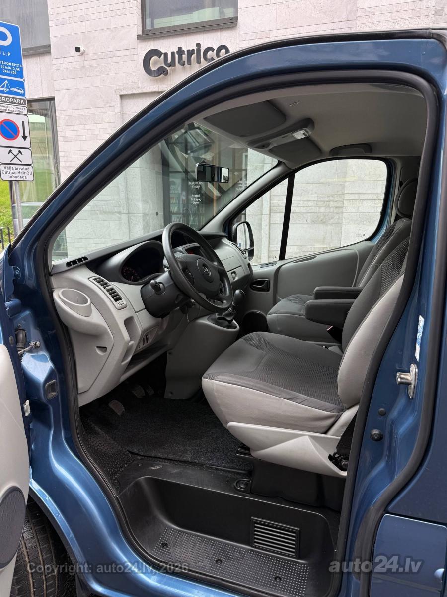 Zils Opel Vivaro 2014 Tallina, ar dzinēja tilpumu 2.00 L un nobraukumu 208 tūkst. km par 11500 €, foto 31 vietnē AUTOMOTO.COM.LV