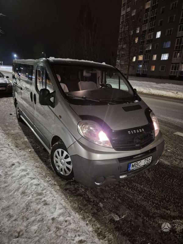Brūns Opel Vivaro 2009 Mažeikiai, ar dzinēja tilpumu 2.00 L un nobraukumu 256 tūkst. km par 5500 €, foto 2 vietnē AUTOMOTO.COM.LV