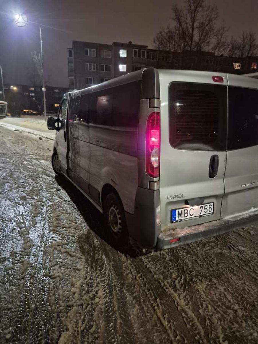Brūns Opel Vivaro 2009 Mažeikiai, ar dzinēja tilpumu 2.00 L un nobraukumu 256 tūkst. km par 5500 €, foto 4 vietnē AUTOMOTO.COM.LV