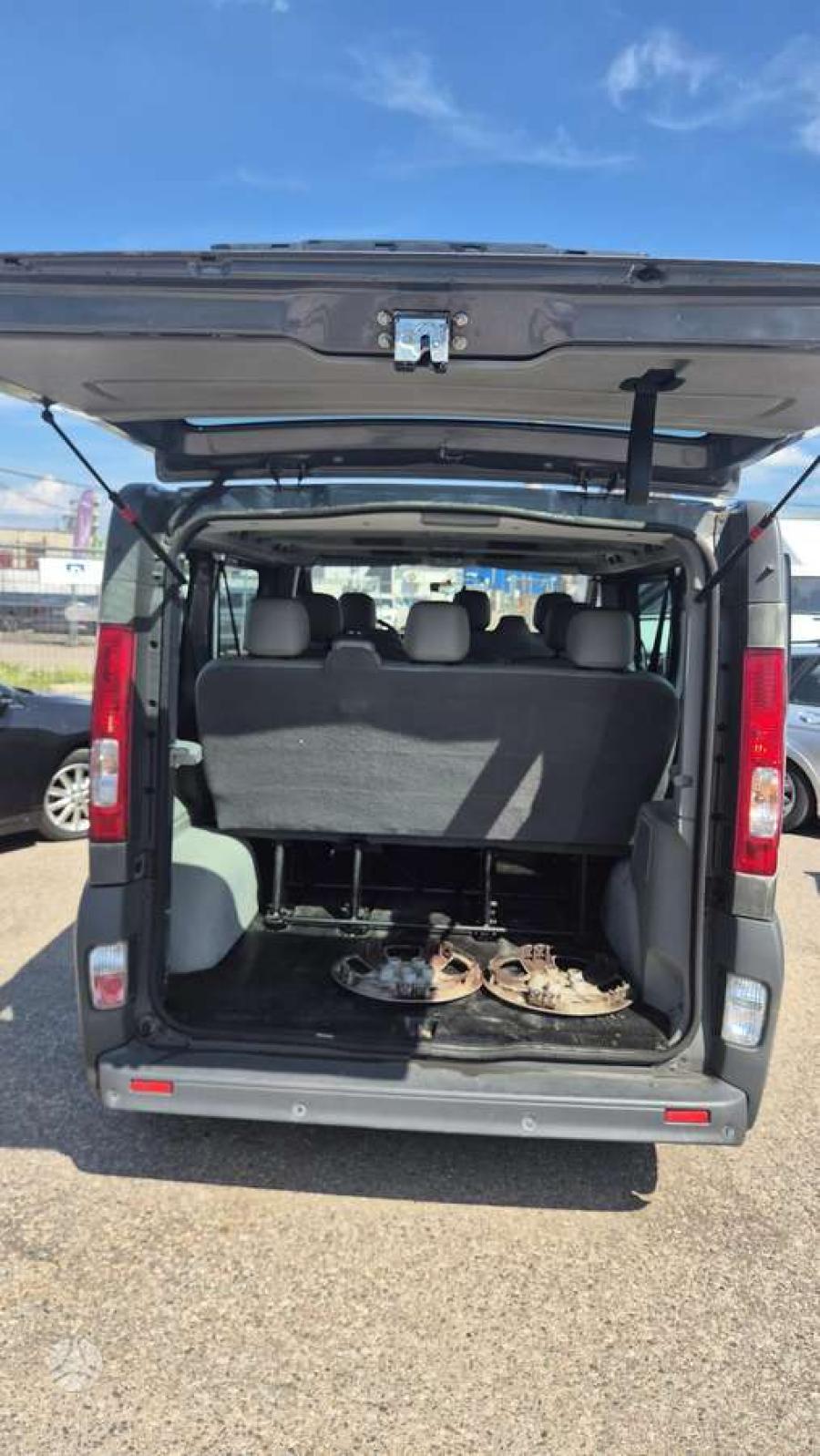 Brūns Opel Vivaro 2012 Kauņa, ar dzinēja tilpumu 2.00 L un nobraukumu 263 tūkst. km par 6300 €, foto 12 vietnē AUTOMOTO.COM.LV