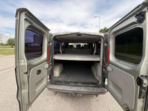Brown Opel Vivaro 2014 in Vilnius, with an engine capacity of 2.00 L and mileage of 351 thousand km for 8450 €, photo 11 on AUTOMOTO.COM.LV