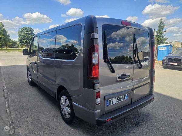 Brūns Opel Vivaro 2015 Tauragė, ar dzinēja tilpumu 1.60 L un nobraukumu 300 tūkst. km par 9800 €, foto 5 vietnē AUTOMOTO.COM.LV