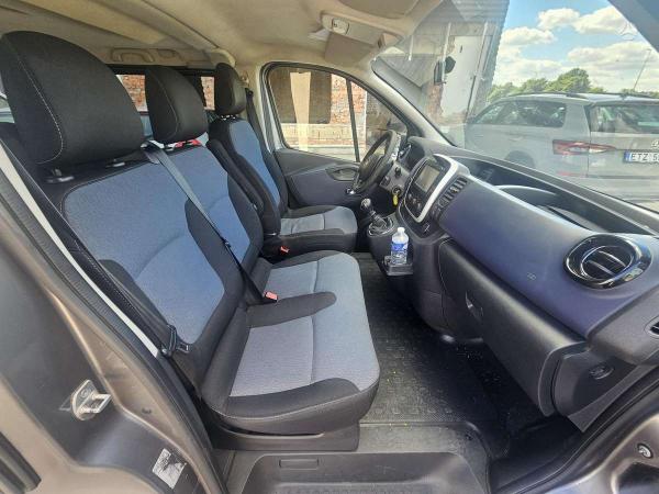 Brūns Opel Vivaro 2015 Tauragė, ar dzinēja tilpumu 1.60 L un nobraukumu 300 tūkst. km par 9800 €, foto 9 vietnē AUTOMOTO.COM.LV