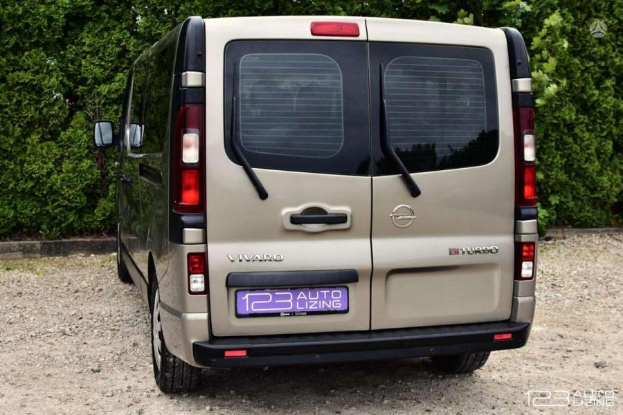Brown Opel Vivaro 2017 in Kretinga, with an engine capacity of 1.60 L and mileage of 237 thousand km for 12999 €, photo 9 on AUTOMOTO.COM.LV