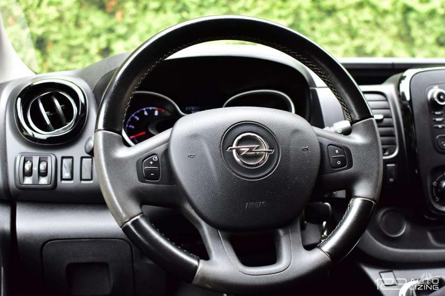 Brown Opel Vivaro 2017 in Kretinga, with an engine capacity of 1.60 L and mileage of 237 thousand km for 12999 €, photo 28 on AUTOMOTO.COM.LV