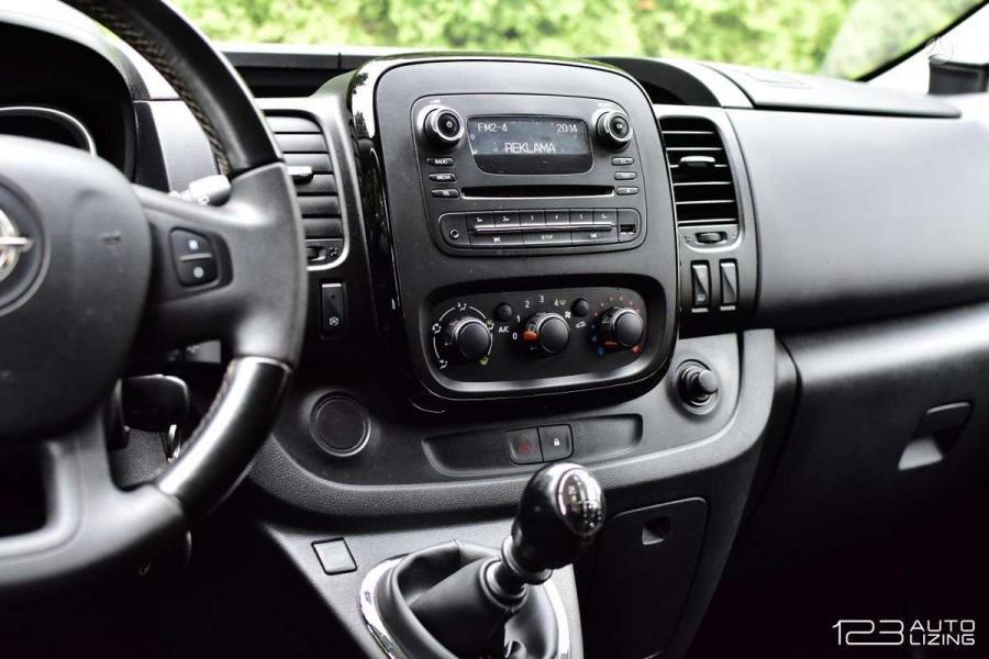 Brown Opel Vivaro 2017 in Kretinga, with an engine capacity of 1.60 L and mileage of 237 thousand km for 12999 €, photo 29 on AUTOMOTO.COM.LV