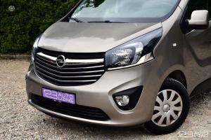 Brown Opel Vivaro 2017 in Kretinga, with an engine capacity of 1.60 L and mileage of 237 thousand km for 12999 €, photo 5 on AUTOMOTO.COM.LV