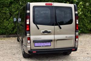 Brown Opel Vivaro 2017 in Kretinga, with an engine capacity of 1.60 L and mileage of 237 thousand km for 12999 €, photo 9 on AUTOMOTO.COM.LV